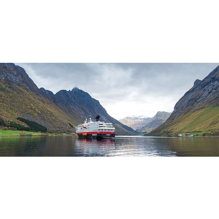 Hurtigruten BOGO Free 6-Days 33-Stops Cruise Voyage Along Norway's ...